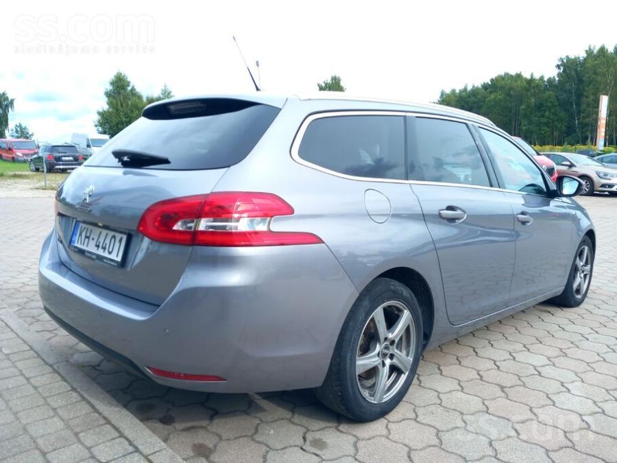 Grey Peugeot 308 2016 in Valmiera, with an engine capacity of 1.60 L and mileage of 129 thousand km for 4900 €, photo 5 on AUTOMOTO.COM.LV