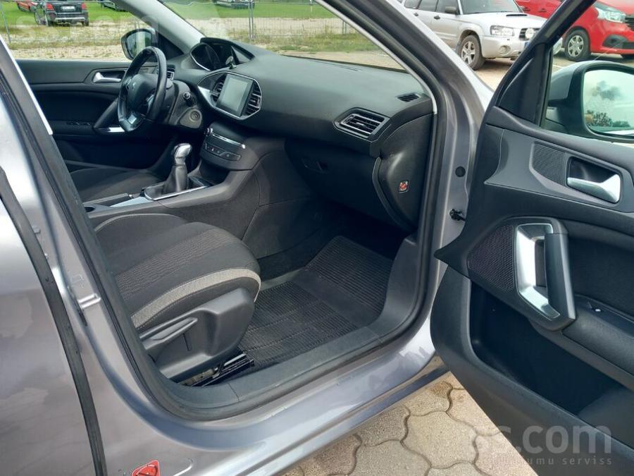 Grey Peugeot 308 2016 in Valmiera, with an engine capacity of 1.60 L and mileage of 129 thousand km for 4900 €, photo 8 on AUTOMOTO.COM.LV