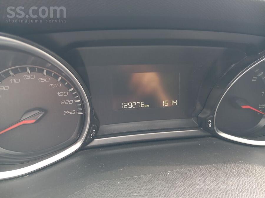 Grey Peugeot 308 2016 in Valmiera, with an engine capacity of 1.60 L and mileage of 129 thousand km for 4900 €, photo 12 on AUTOMOTO.COM.LV