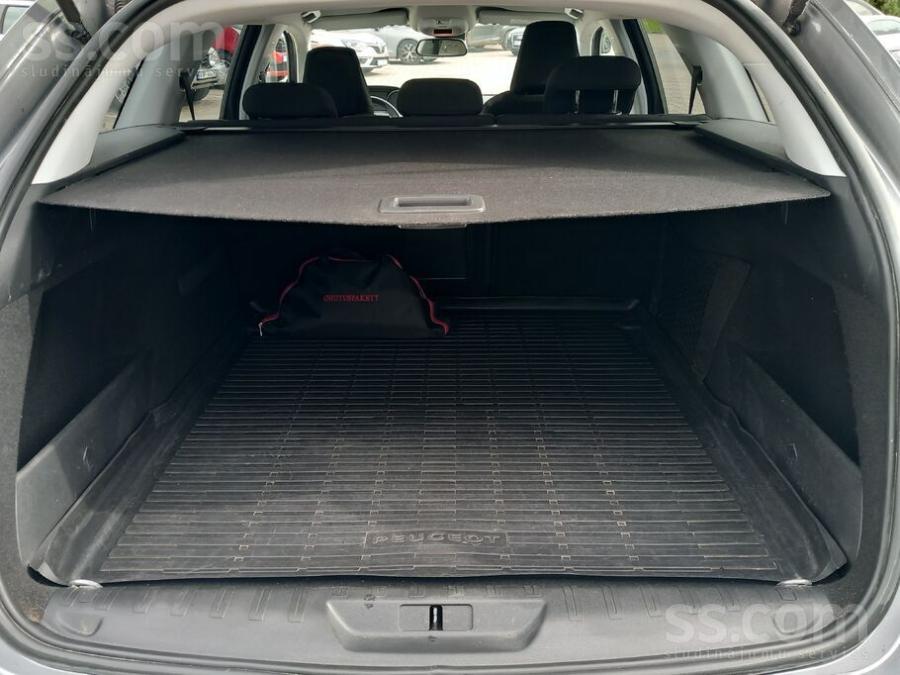 Grey Peugeot 308 2016 in Valmiera, with an engine capacity of 1.60 L and mileage of 129 thousand km for 4900 €, photo 18 on AUTOMOTO.COM.LV