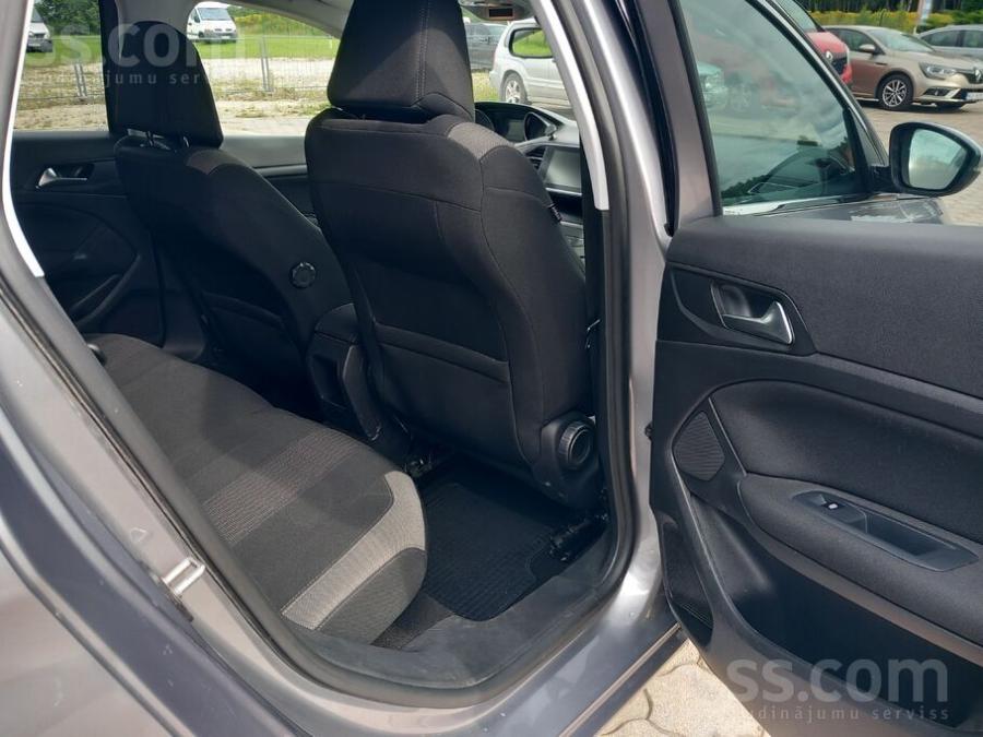 Grey Peugeot 308 2016 in Valmiera, with an engine capacity of 1.60 L and mileage of 129 thousand km for 4900 €, photo 19 on AUTOMOTO.COM.LV