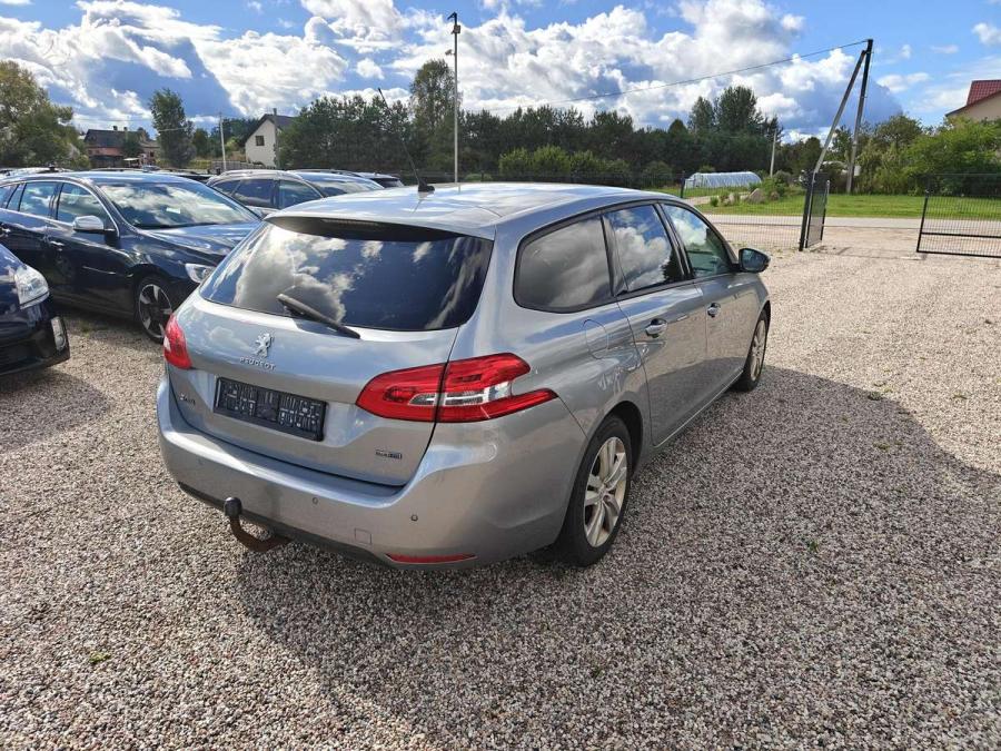 Pelēks Peugeot 308 2016 Viļņa, ar dzinēja tilpumu 1.56 L un nobraukumu 325 tūkst. km par 3950 €, foto 4 vietnē AUTOMOTO.COM.LV