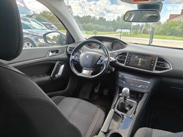 Пежо 308 2016 в Вильнюс на AUTOMOTO.COM.LV Серый Пежо 308 2016 в Вильнюс, объемом двигателя 1.56 л и пробегом 325 тыс. км за 3950 €, фото 9 на AUTOMOTO.COM.LV