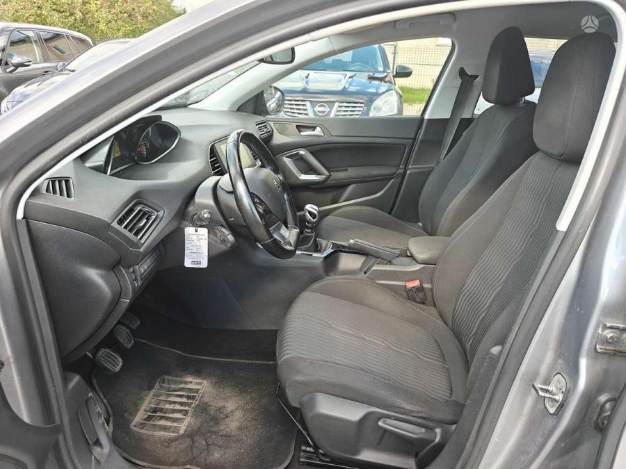 Pelēks Peugeot 308 2016 Viļņa, ar dzinēja tilpumu 1.56 L un nobraukumu 325 tūkst. km par 3950 €, foto 10 vietnē AUTOMOTO.COM.LV