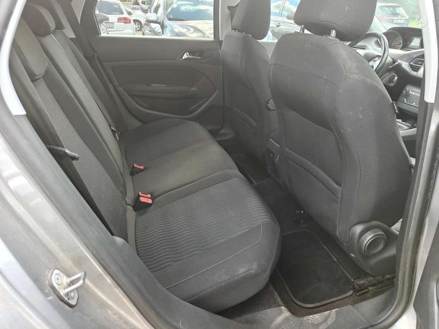 Pelēks Peugeot 308 2016 Viļņa, ar dzinēja tilpumu 1.56 L un nobraukumu 325 tūkst. km par 3950 €, foto 12 vietnē AUTOMOTO.COM.LV