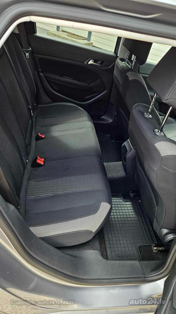Grey Peugeot 308 2016 in Voru, with an engine capacity of 1.60 L and mileage of 247 thousand km for 5000 €, photo 3 on AUTOMOTO.COM.LV