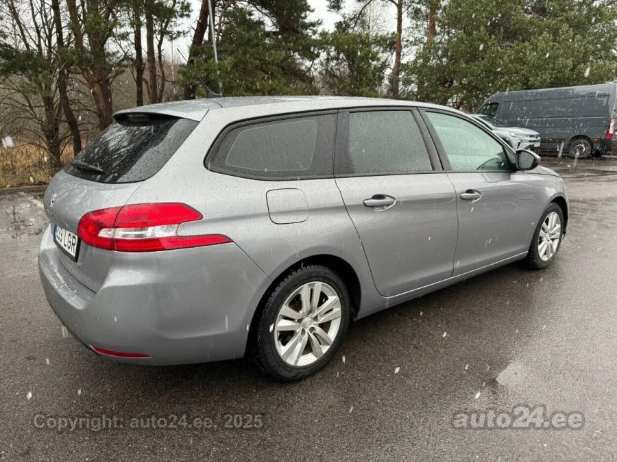 Grey Peugeot 308 2017 in Tallinn, with an engine capacity of 1.60 L and mileage of 272 thousand km for 8500 €, photo 4 on AUTOMOTO.COM.LV