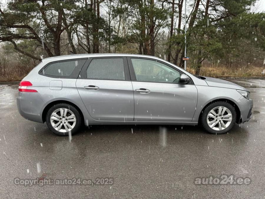 Grey Peugeot 308 2017 in Tallinn, with an engine capacity of 1.60 L and mileage of 272 thousand km for 8500 €, photo 7 on AUTOMOTO.COM.LV