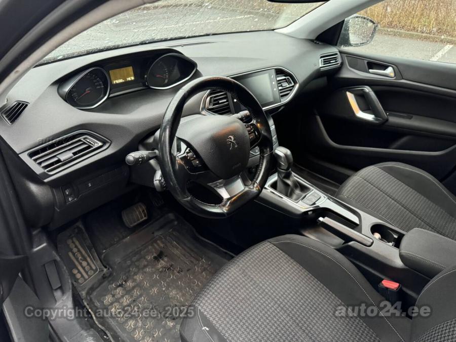 Grey Peugeot 308 2017 in Tallinn, with an engine capacity of 1.60 L and mileage of 272 thousand km for 8500 €, photo 9 on AUTOMOTO.COM.LV