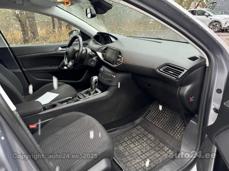 Grey Peugeot 308 2017 in Tallinn, with an engine capacity of 1.60 L and mileage of 272 thousand km for 8500 €, photo 10 on AUTOMOTO.COM.LV