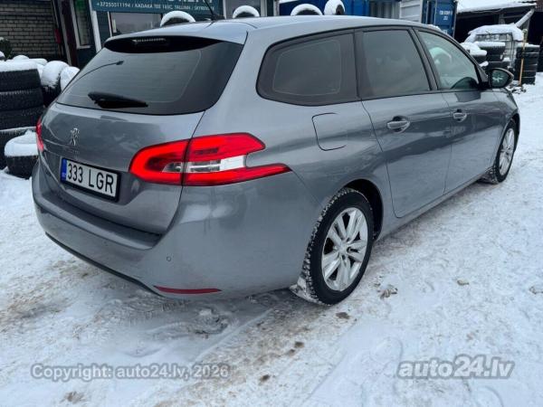 Pelēks Peugeot 308 2017 Tallina, ar dzinēja tilpumu 1.60 L un nobraukumu 231 tūkst. km par 8500 €, foto 4 vietnē AUTOMOTO.COM.LV