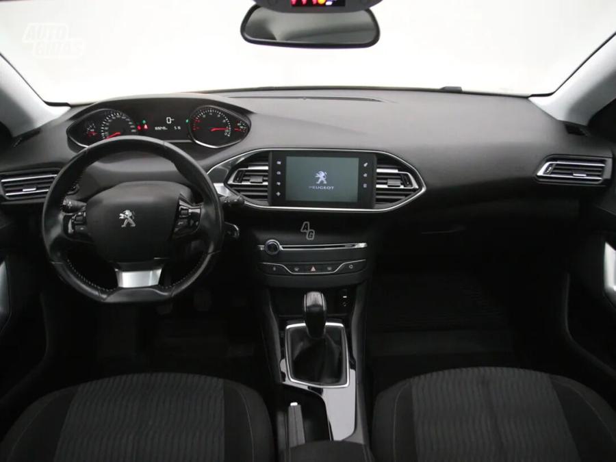 Grey Peugeot 308 2017 in Vilnius, with an engine capacity of 1.20 L and mileage of 169 thousand km for 6999 €, photo 2 on AUTOMOTO.COM.LV