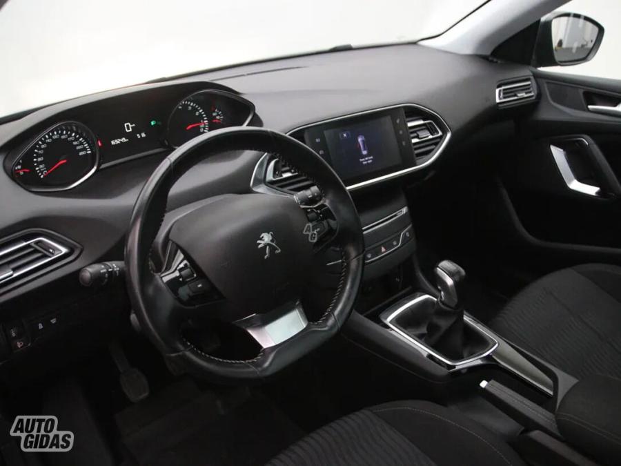 Grey Peugeot 308 2017 in Vilnius, with an engine capacity of 1.20 L and mileage of 169 thousand km for 6999 €, photo 16 on AUTOMOTO.COM.LV