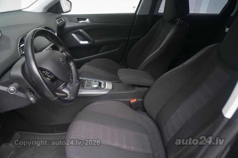 Pelēks Peugeot 308 2017 Tallina, ar dzinēja tilpumu 1.20 L un nobraukumu 109 tūkst. km par 7990 €, foto 8 vietnē AUTOMOTO.COM.LV
