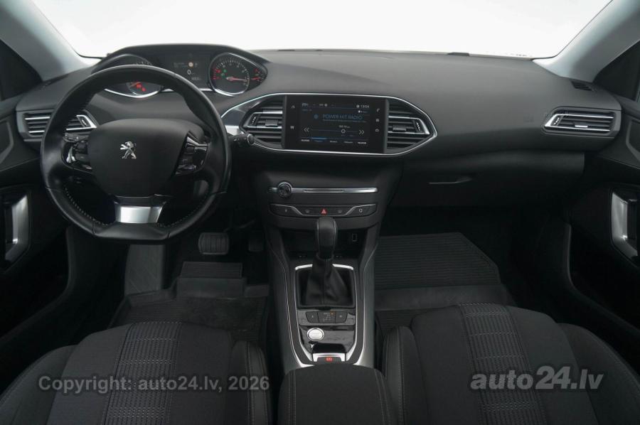 Pelēks Peugeot 308 2017 Tallina, ar dzinēja tilpumu 1.20 L un nobraukumu 109 tūkst. km par 7990 €, foto 9 vietnē AUTOMOTO.COM.LV