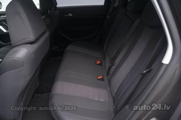 Grey Peugeot 308 2017 in Tallinn, with an engine capacity of 1.20 L and mileage of 109 thousand km for 7990 €, photo 10 on AUTOMOTO.COM.LV