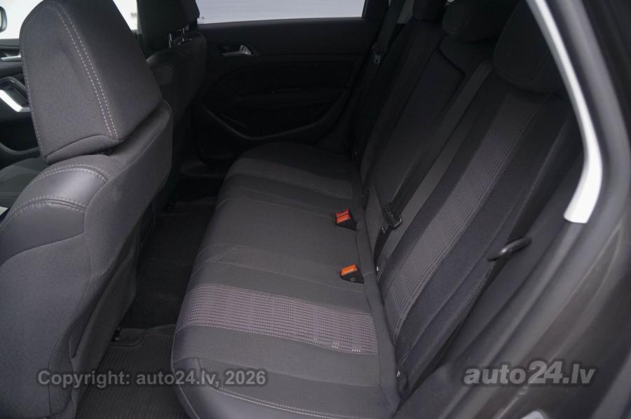 Pelēks Peugeot 308 2017 Tallina, ar dzinēja tilpumu 1.20 L un nobraukumu 109 tūkst. km par 7990 €, foto 11 vietnē AUTOMOTO.COM.LV