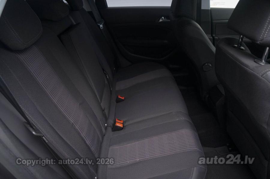Pelēks Peugeot 308 2017 Tallina, ar dzinēja tilpumu 1.20 L un nobraukumu 109 tūkst. km par 7990 €, foto 13 vietnē AUTOMOTO.COM.LV