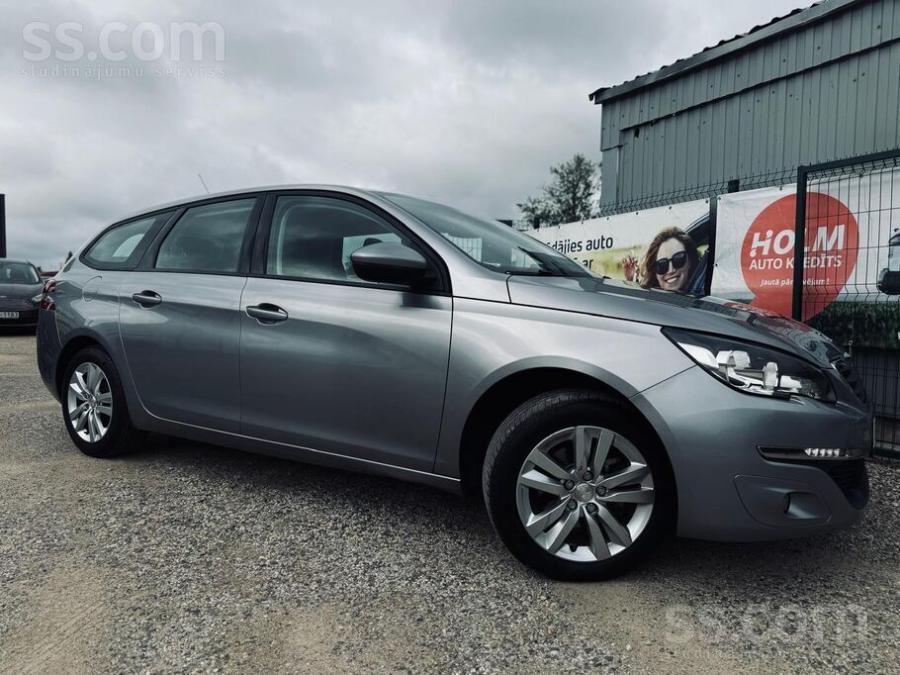 Grey Peugeot 308 2017 in Cesis, with an engine capacity of 1.20 L and mileage of 0 thousand km for 7490 €, photo 3 on AUTOMOTO.COM.LV