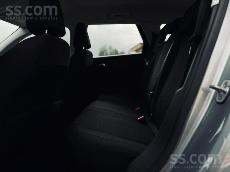 Grey Peugeot 308 2017 in Cesis, with an engine capacity of 1.20 L and mileage of 0 thousand km for 7490 €, photo 11 on AUTOMOTO.COM.LV