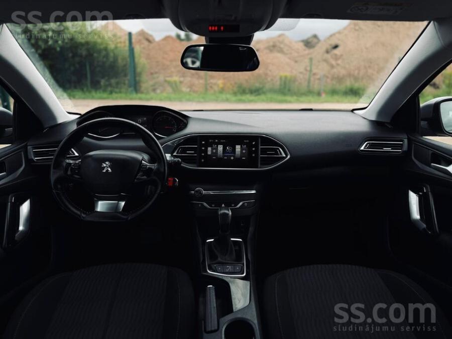 Grey Peugeot 308 2017 in Cesis, with an engine capacity of 1.20 L and mileage of 0 thousand km for 7490 €, photo 15 on AUTOMOTO.COM.LV
