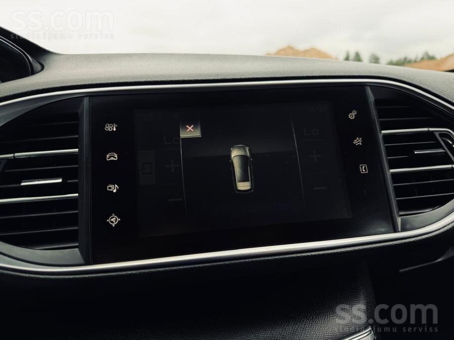 Grey Peugeot 308 2017 in Cesis, with an engine capacity of 1.20 L and mileage of 0 thousand km for 7490 €, photo 16 on AUTOMOTO.COM.LV