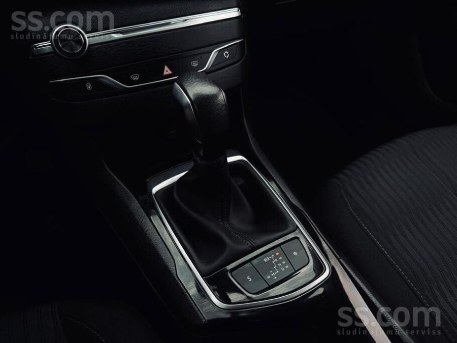 Grey Peugeot 308 2017 in Cesis, with an engine capacity of 1.20 L and mileage of 0 thousand km for 7490 €, photo 19 on AUTOMOTO.COM.LV