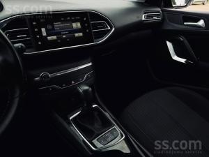 Grey Peugeot 308 2017 in Cesis, with an engine capacity of 1.20 L and mileage of 0 thousand km for 7490 €, photo 21 on AUTOMOTO.COM.LV