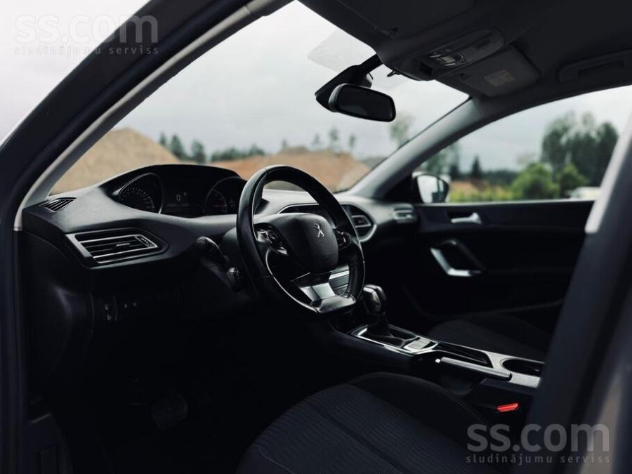 Grey Peugeot 308 2017 in Cesis, with an engine capacity of 1.20 L and mileage of 0 thousand km for 7490 €, photo 23 on AUTOMOTO.COM.LV