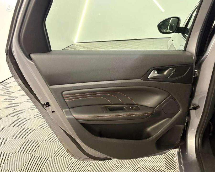 Pelēks Peugeot 308 2017 Marijampole, ar dzinēja tilpumu 2.00 L un nobraukumu 251 tūkst. km par 8450 €, foto 21 vietnē AUTOMOTO.COM.LV