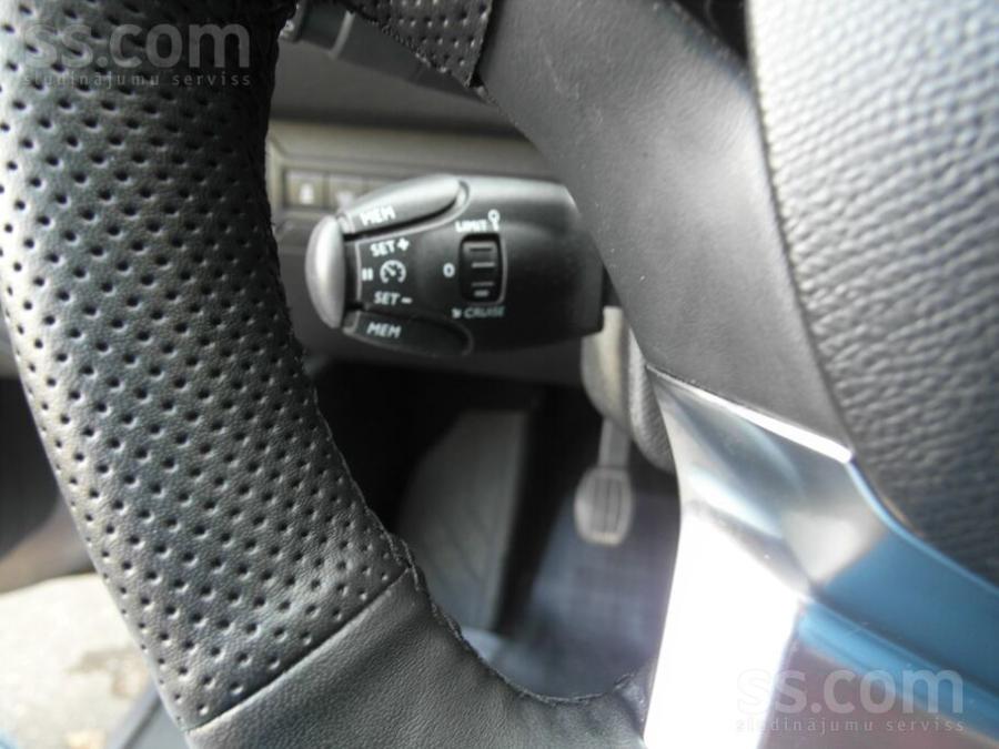 Grey Peugeot 308 2017 in Riga, with an engine capacity of 1.20 L and mileage of 180 thousand km for 3650 €, photo 12 on AUTOMOTO.COM.LV