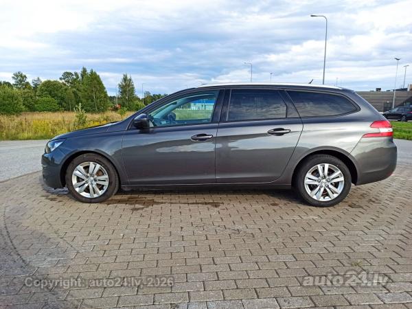 Grey Peugeot 308 2017 in Tallinn, with an engine capacity of 1.60 L and mileage of 321 thousand km for 8000 €, photo 2 on AUTOMOTO.COM.LV