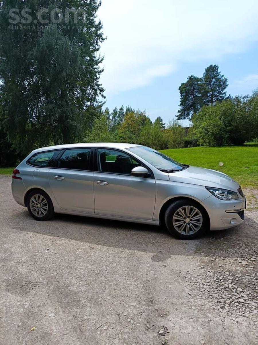 Grey Peugeot 308 2017 in Riga, with an engine capacity of 1.60 L and mileage of 197 thousand km for 4800 €, photo 1 on AUTOMOTO.COM.LV