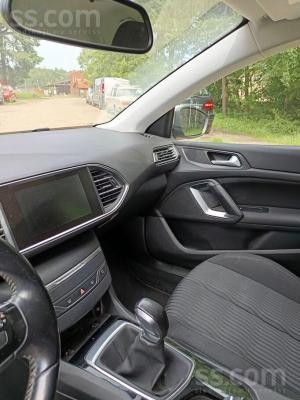 Grey Peugeot 308 2017 in Riga, with an engine capacity of 1.60 L and mileage of 197 thousand km for 4800 €, photo 7 on AUTOMOTO.COM.LV