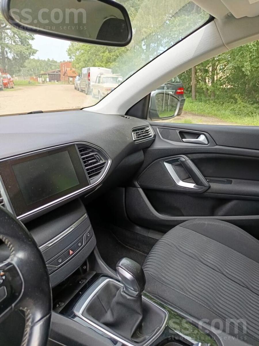 Grey Peugeot 308 2017 in Riga, with an engine capacity of 1.60 L and mileage of 197 thousand km for 4800 €, photo 7 on AUTOMOTO.COM.LV
