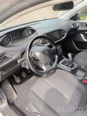 Grey Peugeot 308 2017 in Riga, with an engine capacity of 1.60 L and mileage of 197 thousand km for 4800 €, photo 9 on AUTOMOTO.COM.LV