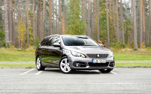 Pelēks Peugeot 308 2017 Rīga, ar dzinēja tilpumu 1.60 L un nobraukumu 185 tūkst. km par 6490 €, foto 3 vietnē AUTOMOTO.COM.LV