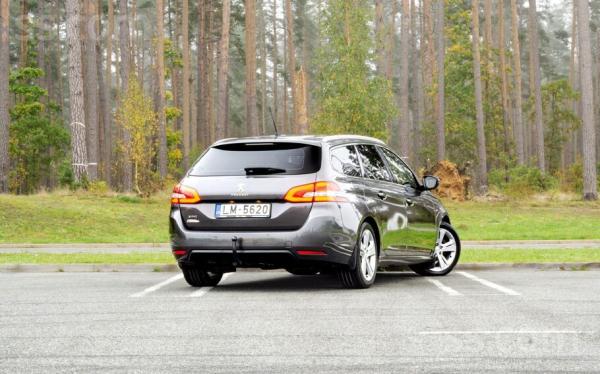 Pelēks Peugeot 308 2017 Rīga, ar dzinēja tilpumu 1.60 L un nobraukumu 185 tūkst. km par 6490 €, foto 7 vietnē AUTOMOTO.COM.LV
