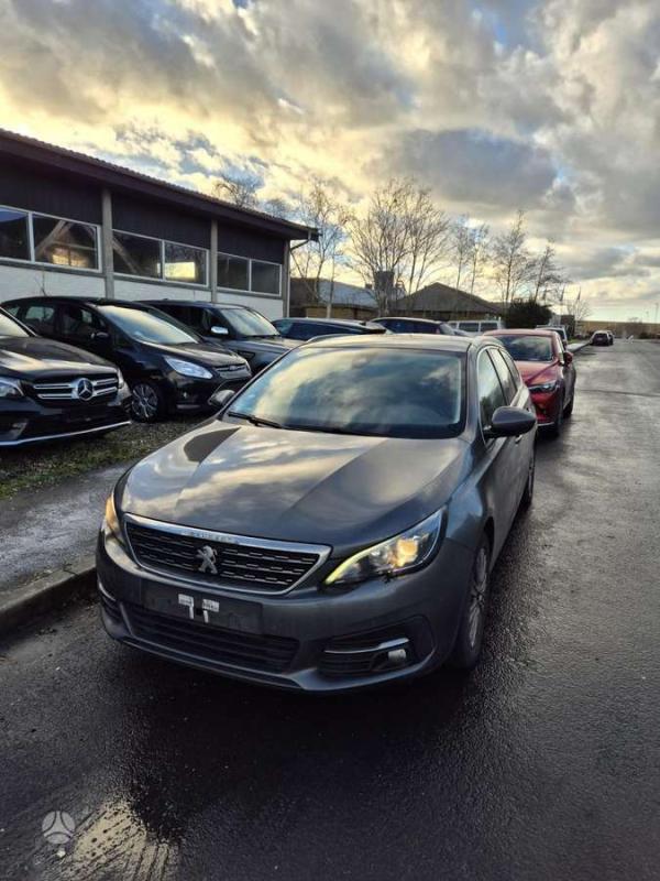 Grey Peugeot 308 2018 in Vilnius, with an engine capacity of 1.56 L and mileage of 317 thousand km for 4950 €, photo 1 on AUTOMOTO.COM.LV