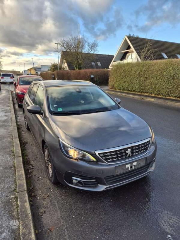 Grey Peugeot 308 2018 in Vilnius, with an engine capacity of 1.56 L and mileage of 317 thousand km for 4950 €, photo 2 on AUTOMOTO.COM.LV