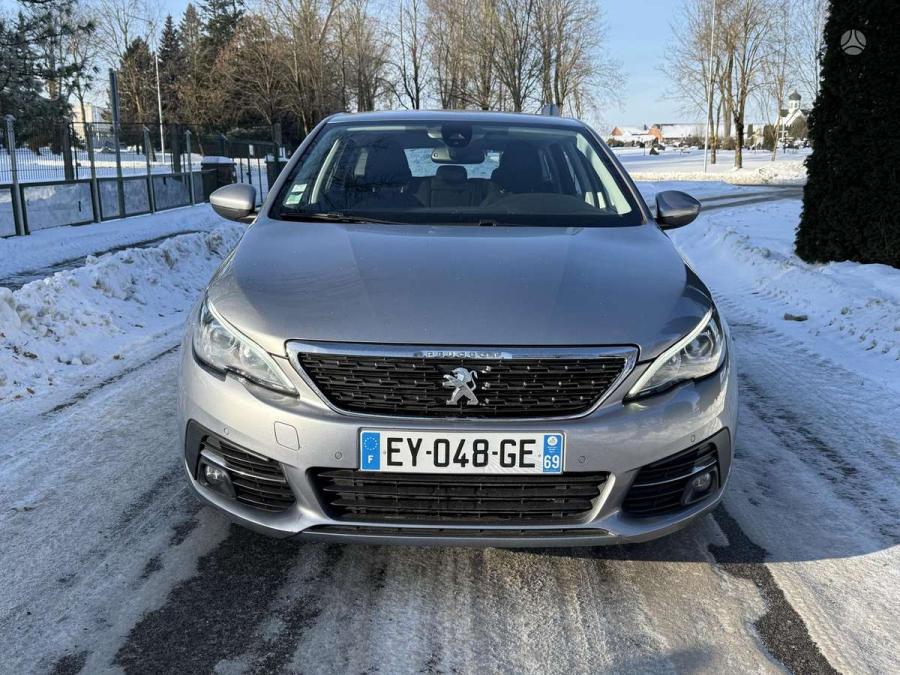 Grey Peugeot 308 2018 in Vilnius, with an engine capacity of 1.50 L and mileage of 252 thousand km for 6200 €, photo 2 on AUTOMOTO.COM.LV