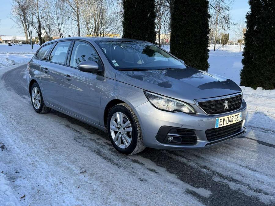 Grey Peugeot 308 2018 in Vilnius, with an engine capacity of 1.50 L and mileage of 252 thousand km for 6200 €, photo 3 on AUTOMOTO.COM.LV