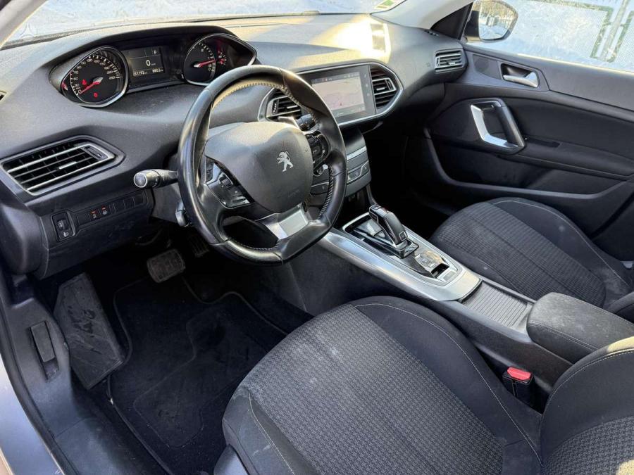 Grey Peugeot 308 2018 in Vilnius, with an engine capacity of 1.50 L and mileage of 252 thousand km for 6200 €, photo 8 on AUTOMOTO.COM.LV