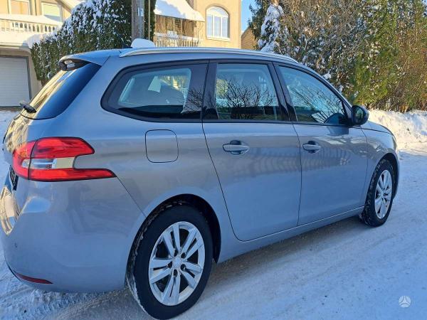 Pelēks Peugeot 308 2018 Šauļi, ar dzinēja tilpumu 1.56 L un nobraukumu 215 tūkst. km par 6400 €, foto 4 vietnē AUTOMOTO.COM.LV