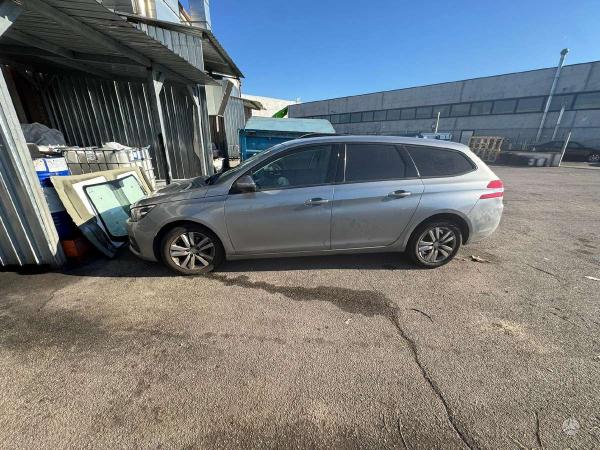 Grey Peugeot 308 2018 in Ukmerge, with an engine capacity of 1.50 L and mileage of 130 thousand km for 3450 €, photo 6 on AUTOMOTO.COM.LV