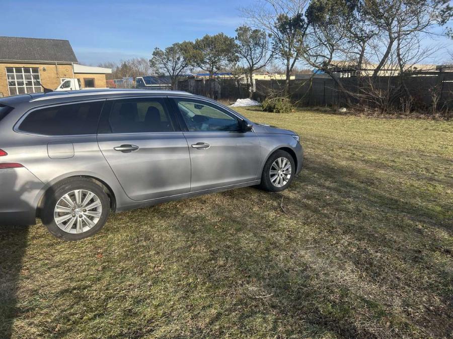 Pelēks Peugeot 308 2018 Telšiai, ar dzinēja tilpumu 1.56 L un nobraukumu 254 tūkst. km par 5700 €, foto 27 vietnē AUTOMOTO.COM.LV