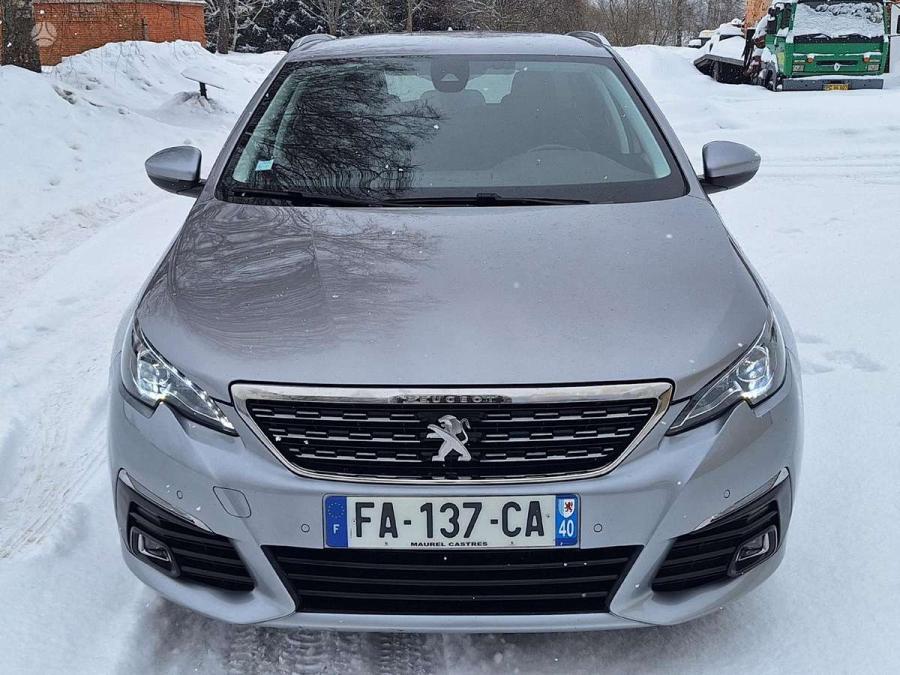 Grey Peugeot 308 2018 in Taurage, with an engine capacity of 1.50 L and mileage of 219 thousand km for 7900 €, photo 2 on AUTOMOTO.COM.LV
