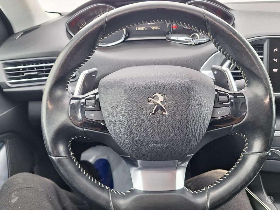 Grey Peugeot 308 2018 in Taurage, with an engine capacity of 1.50 L and mileage of 219 thousand km for 7900 €, photo 19 on AUTOMOTO.COM.LV