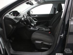 Grey Peugeot 308 2018 in Vilnius, with an engine capacity of 1.20 L and mileage of 188 thousand km for 6799 €, photo 5 on AUTOMOTO.COM.LV