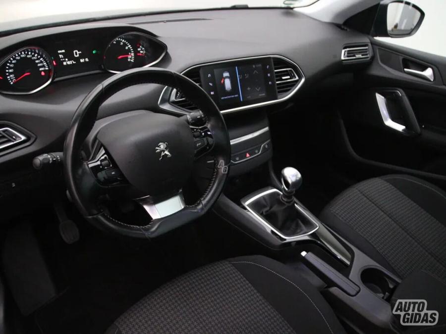 Grey Peugeot 308 2018 in Vilnius, with an engine capacity of 1.20 L and mileage of 188 thousand km for 6799 €, photo 17 on AUTOMOTO.COM.LV